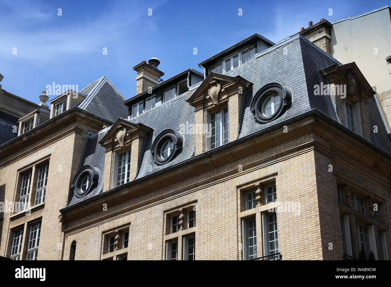 Paris, France - typical old city apartment buildings Stock Photo - Alamy