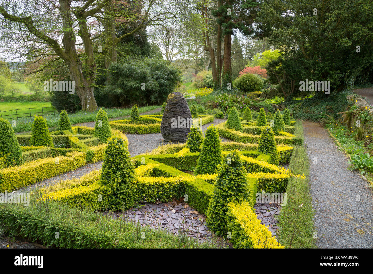 Knot garden at Hergest Croft gardens in spring. Kington, England Stock ...