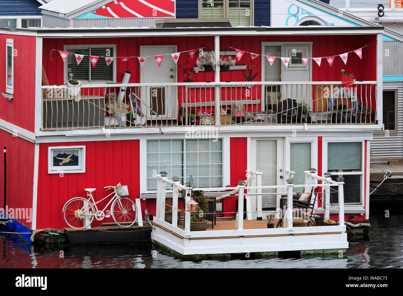 Fishermans wharf houseboat hi-res stock photography and images - Alamy