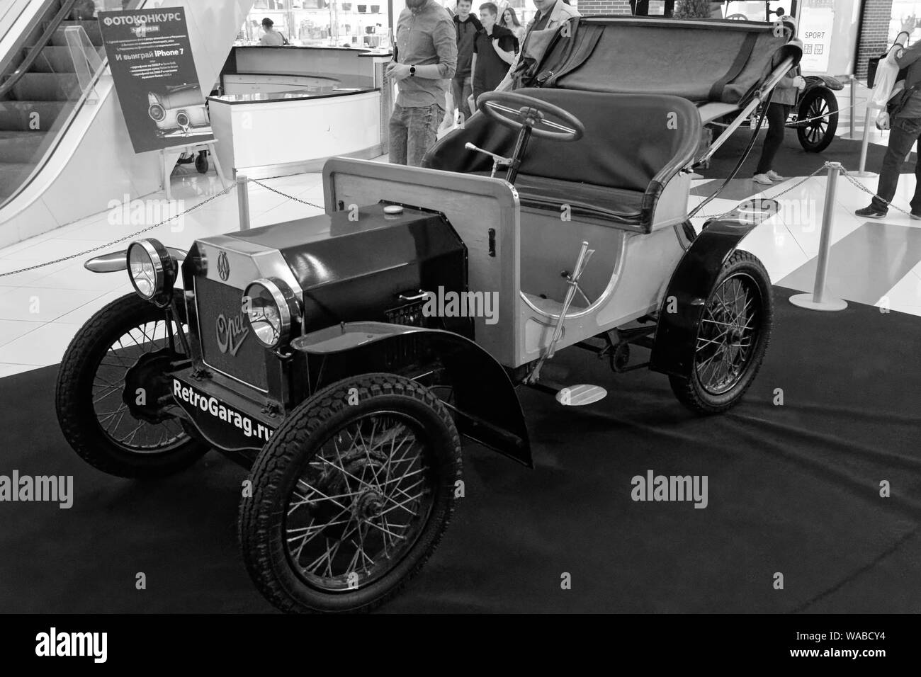 Opel Black and White Stock Photos & Images - Alamy