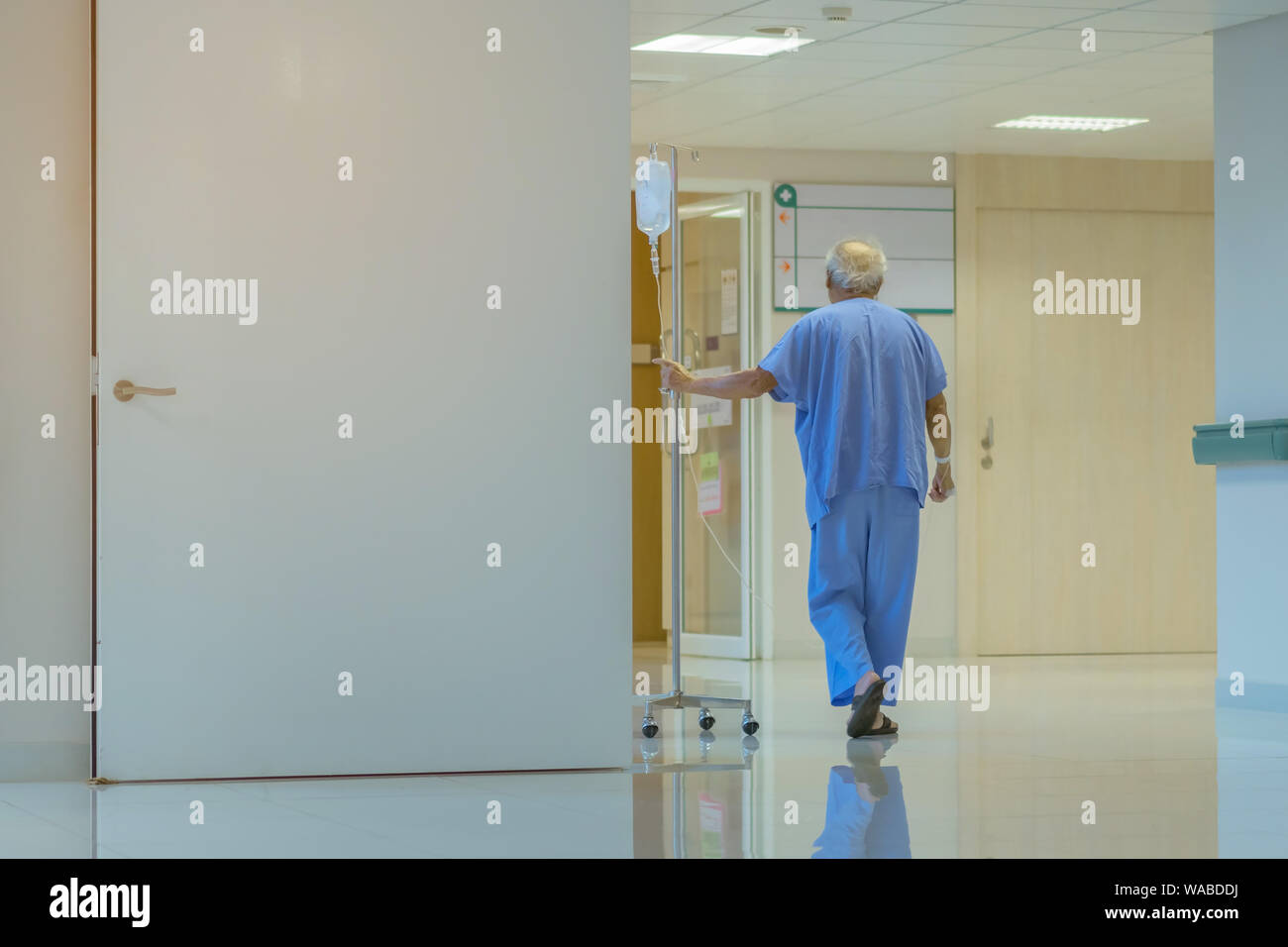 Male urinary tract patients walking for exercise and rest in the ...