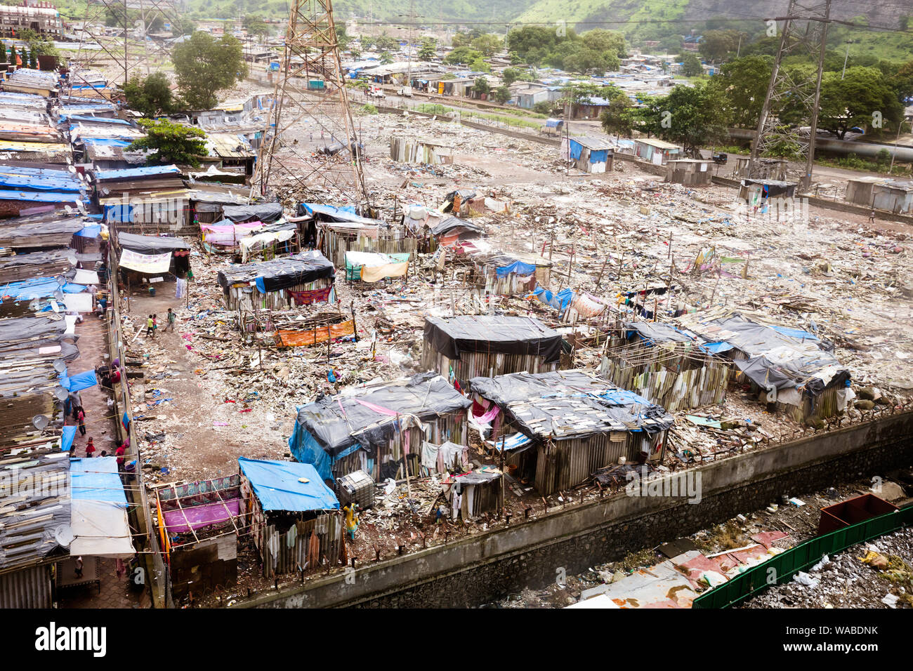 Indian slum rooftop hi-res stock photography and images - Alamy