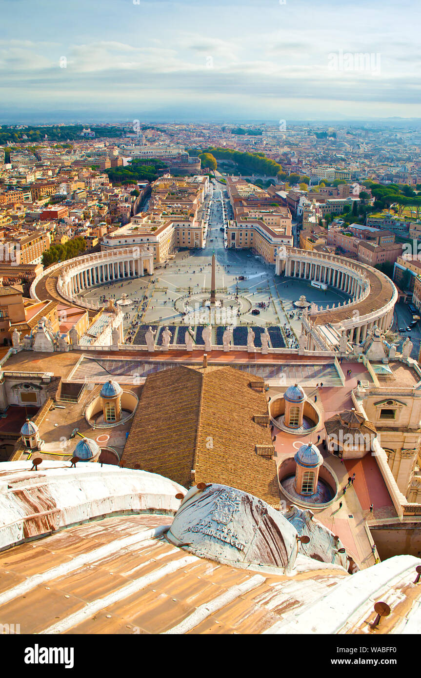 View of a circle of St. Peter's Square (Piazza San Pietro), obelisk and ...