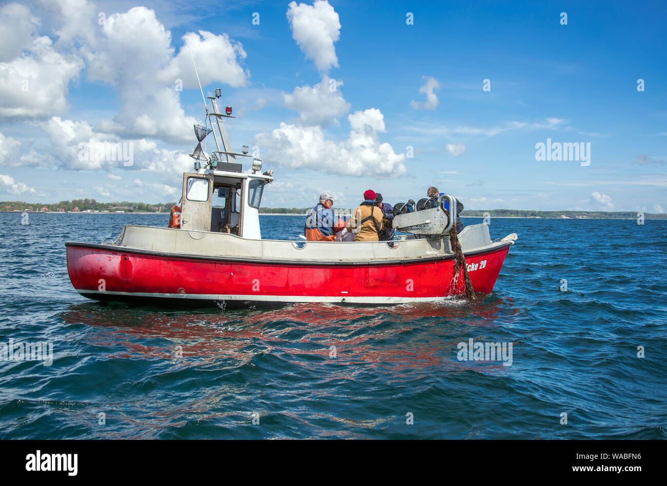War fishing cutter hi-res stock photography and images - Alamy