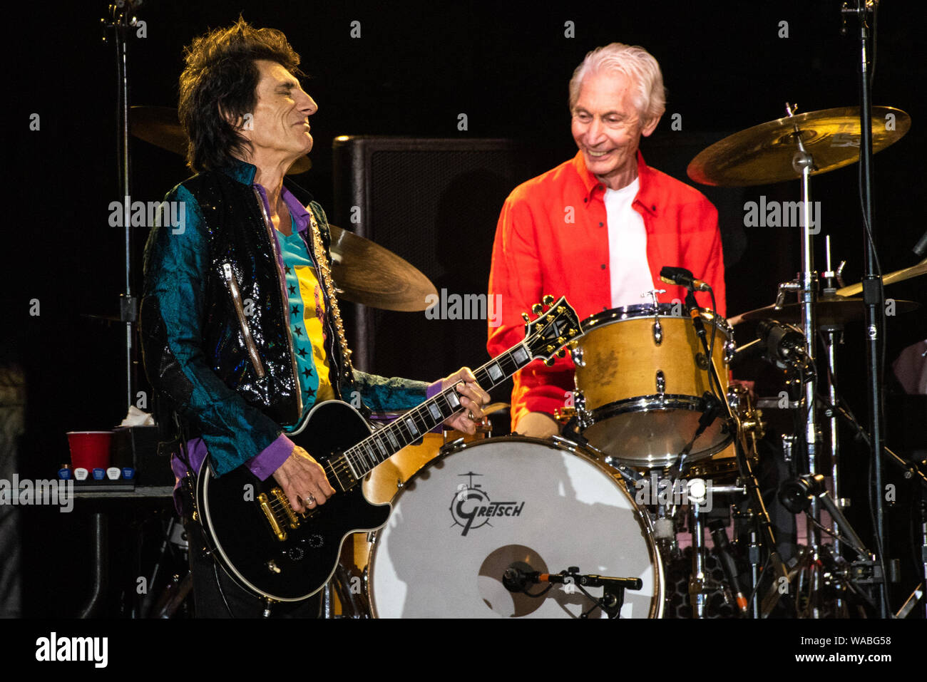 SANTA CLARA, CALIFORNIA - AUGUST 18: Ronnie Wood and Charlie Watts of ...