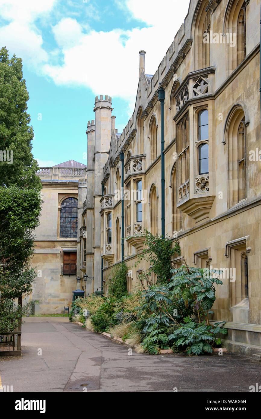 Impressive facade of Trinity College New Court, Brewhouse Lawn ...