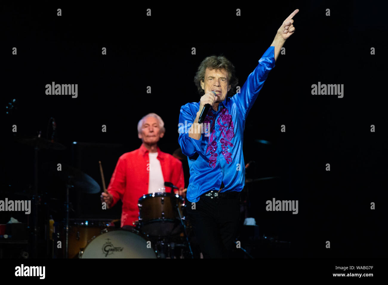 SANTA CLARA, CALIFORNIA - AUGUST 18: Charlie WAtts and Mick Jagger of ...
