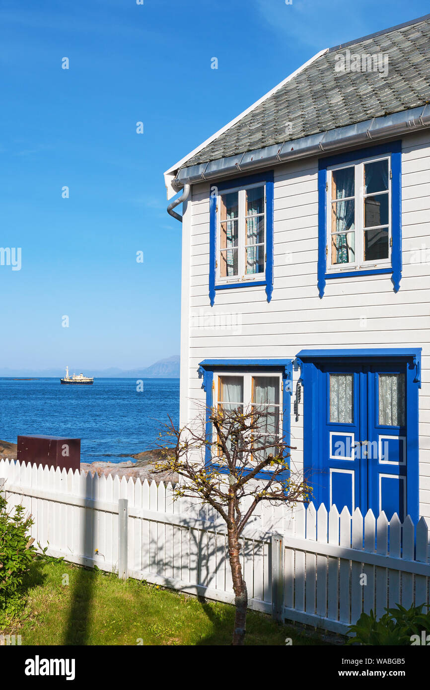 Norway cottage door hi-res stock photography and images - Alamy