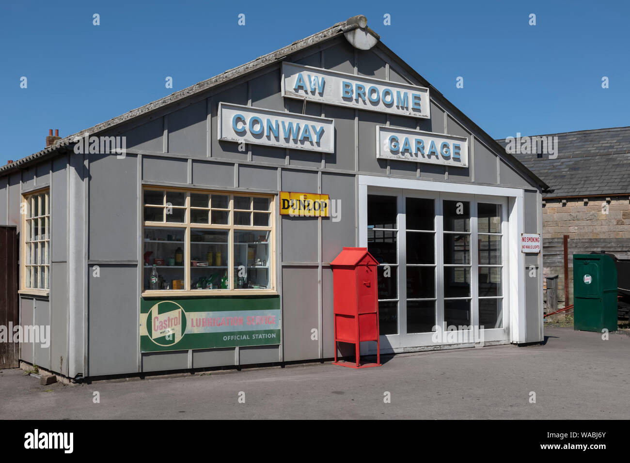 Garage 1920s High Resolution Stock Photography and Images - Alamy