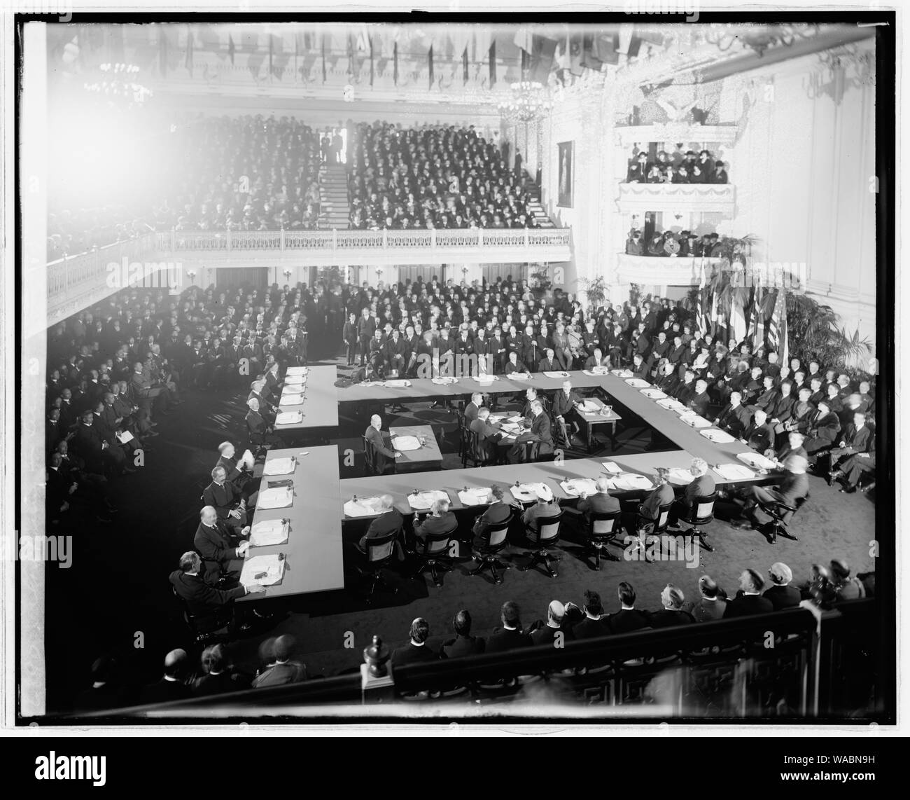 Discussion session Black and White Stock Photos & Images - Alamy