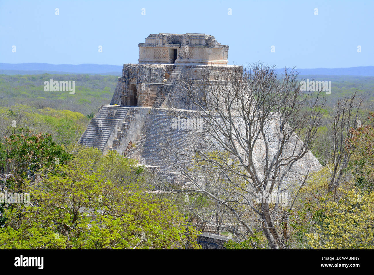 mayan temples mexico Stock Photo - Alamy
