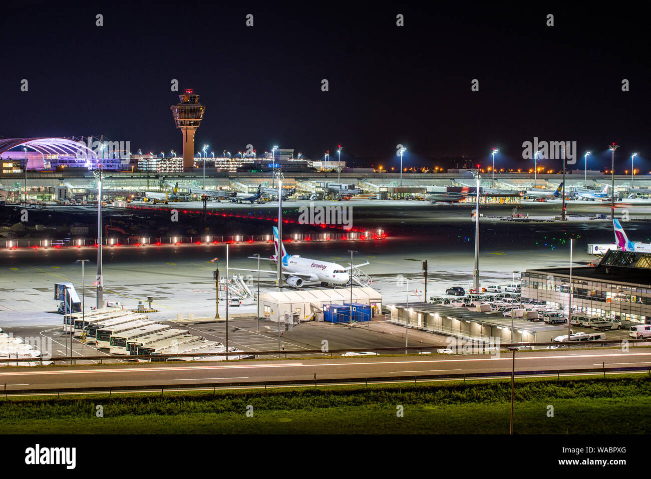 Munich airport terminal 2 hi-res stock photography and images - Alamy