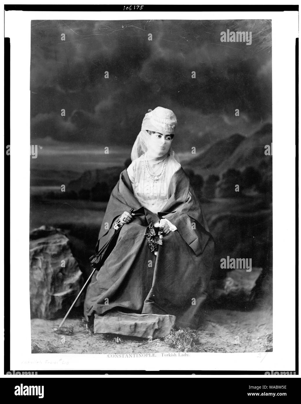 Turkish lady hi-res stock photography and images - Alamy