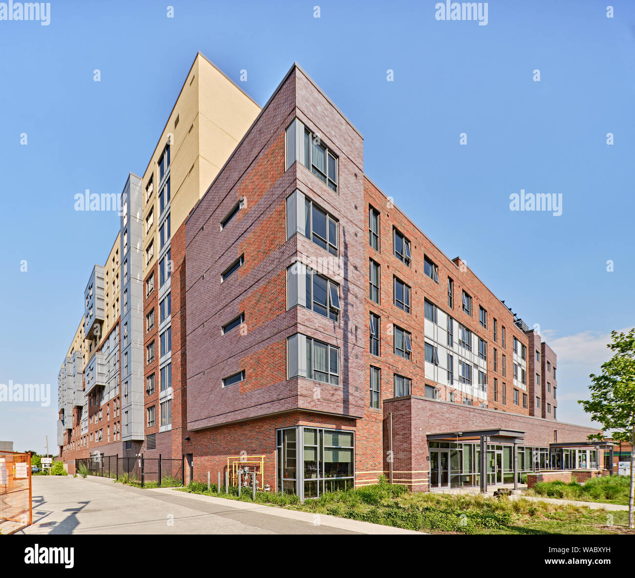 Modern apartment building Stock Photo - Alamy
