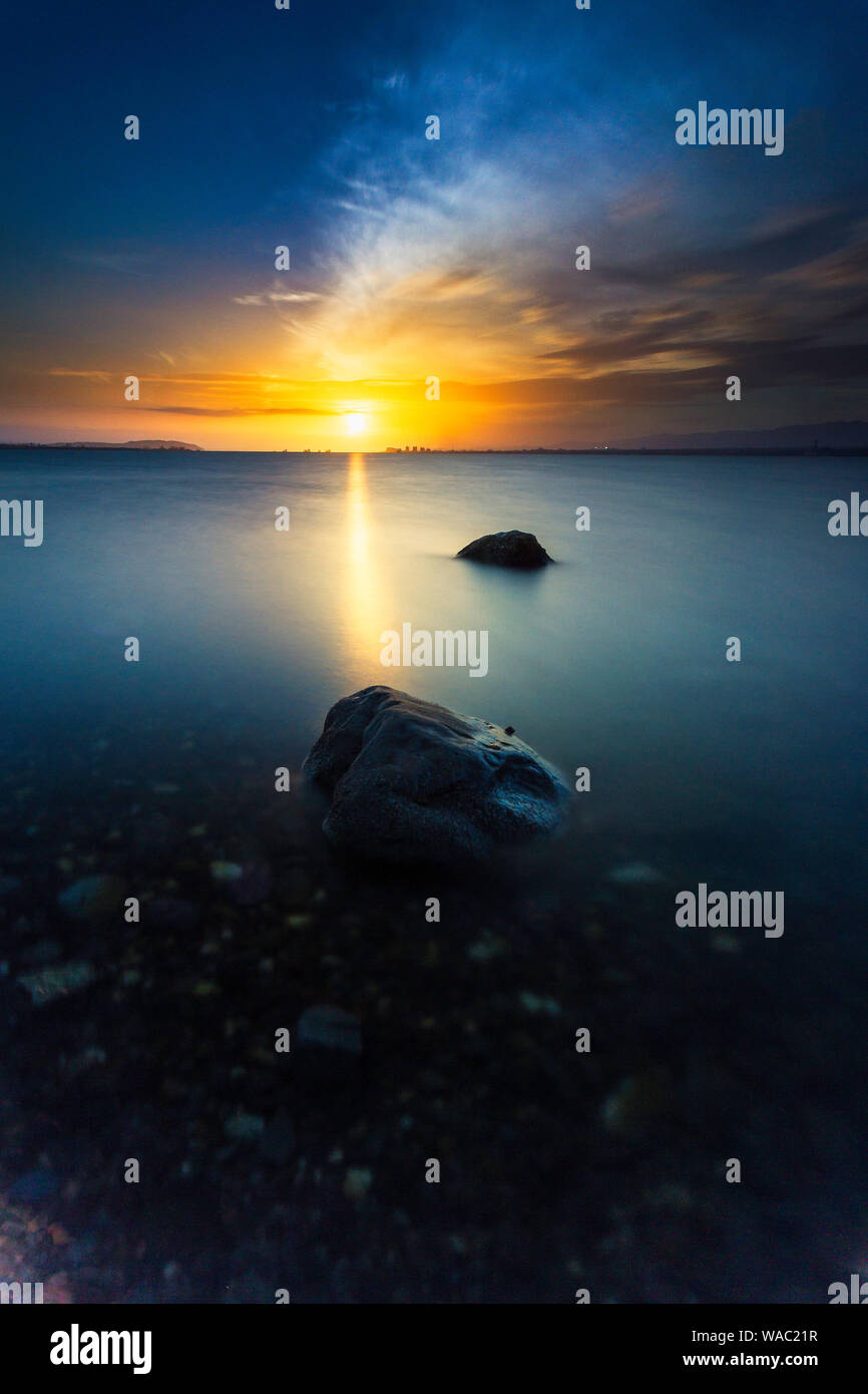 Turquoise ocean stretching horizon distant hi-res stock photography and ...