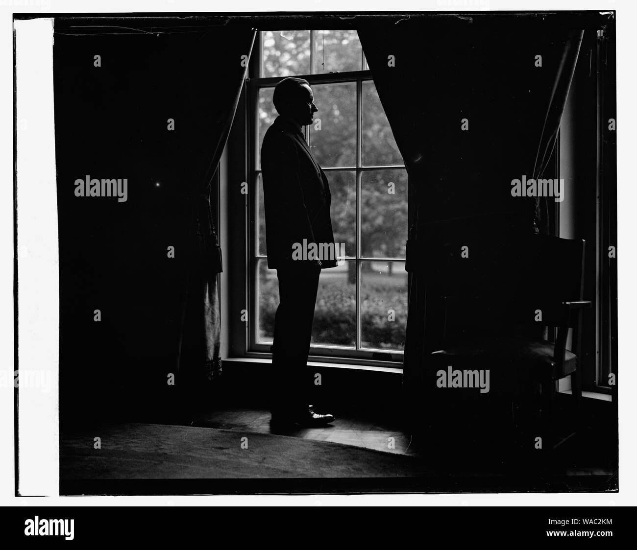 Side profile silhouette Black and White Stock Photos & Images - Alamy