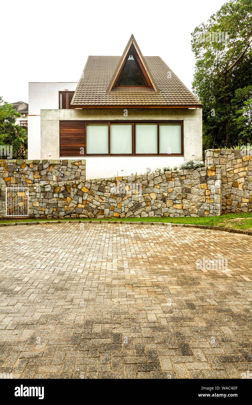 Middle Class House Exterior High Resolution Stock Photography and ...