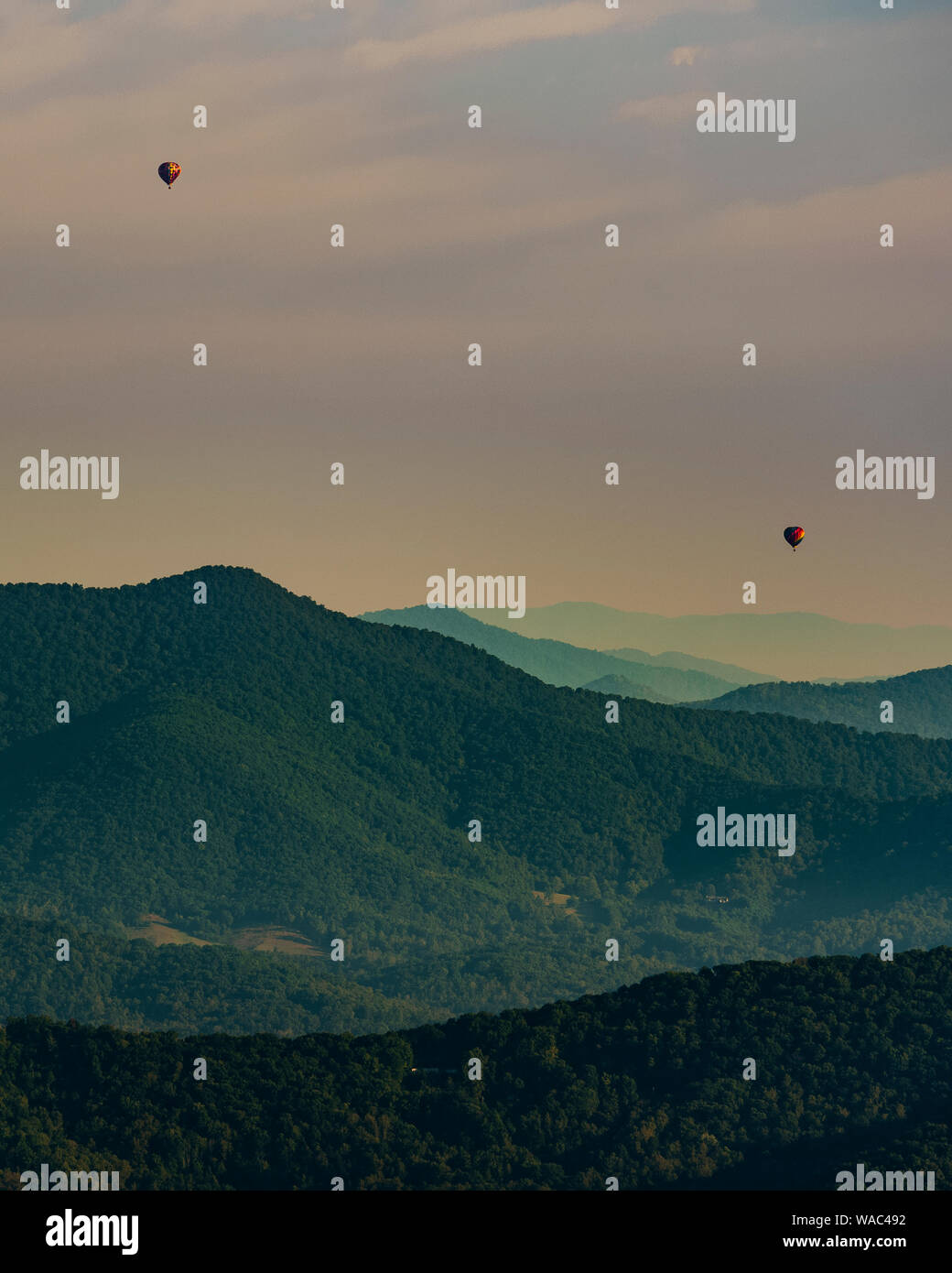 Blue ridge parkway hot hi-res stock photography and images - Alamy