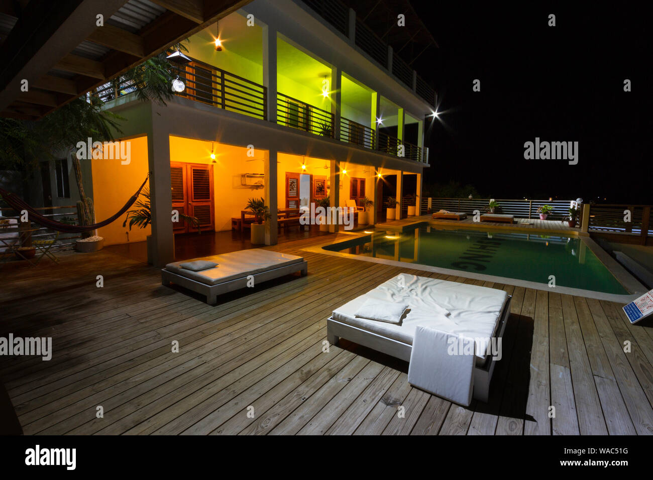Modern luxury villa in the Caribbean with swimming pool Stock Photo - Alamy