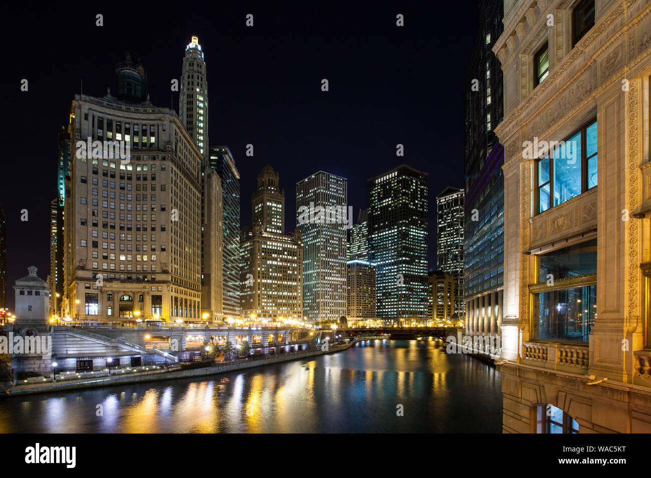 Riverside water tower illinois hi-res stock photography and images - Alamy