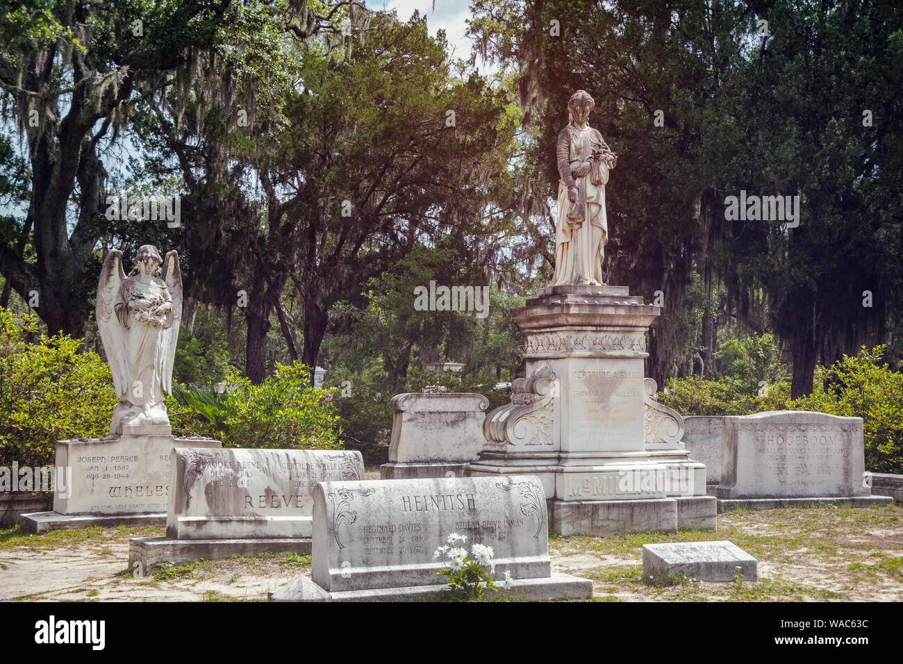 Savannah historic cemetery hi-res stock photography and images - Alamy