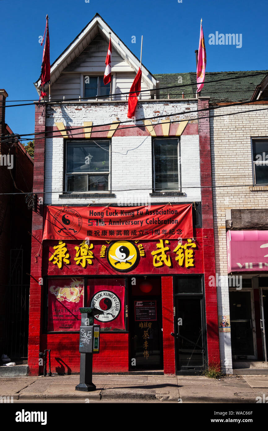 Toronto chinatown dundas street hi-res stock photography and images - Alamy