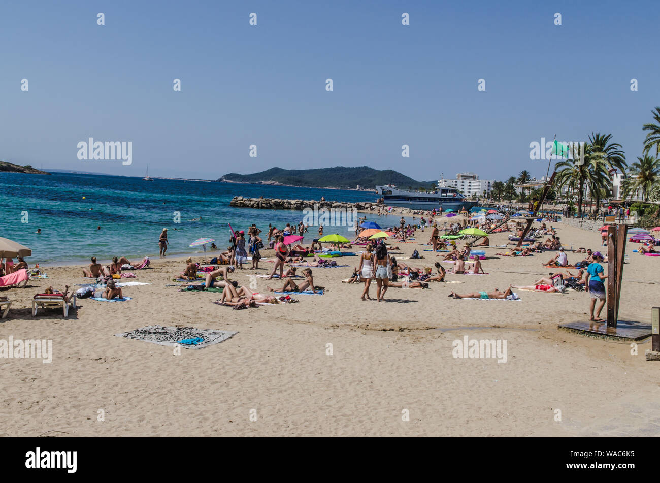 Couples Sunbathing High Resolution Stock Photography and Images - Alamy