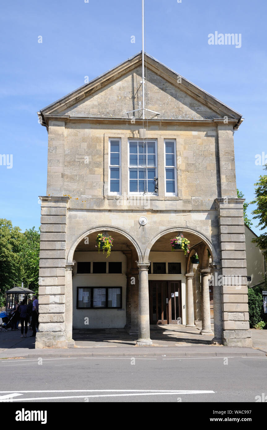 Town Hall, Market Square, Witney, Oxfordshire Stock Photo - Alamy