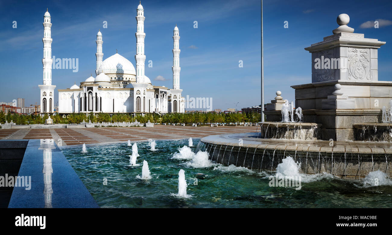 Hazrat sultan mosque nursultan hi-res stock photography and images - Alamy