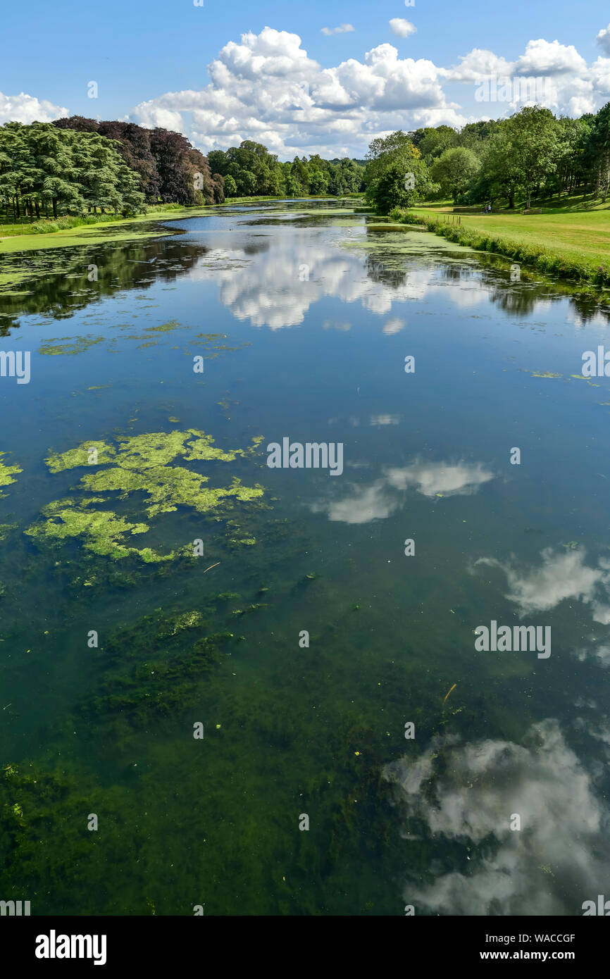 Blenheim Palace. Beautiful scenic river Glyme. Woodstock, Oxfordshire ...