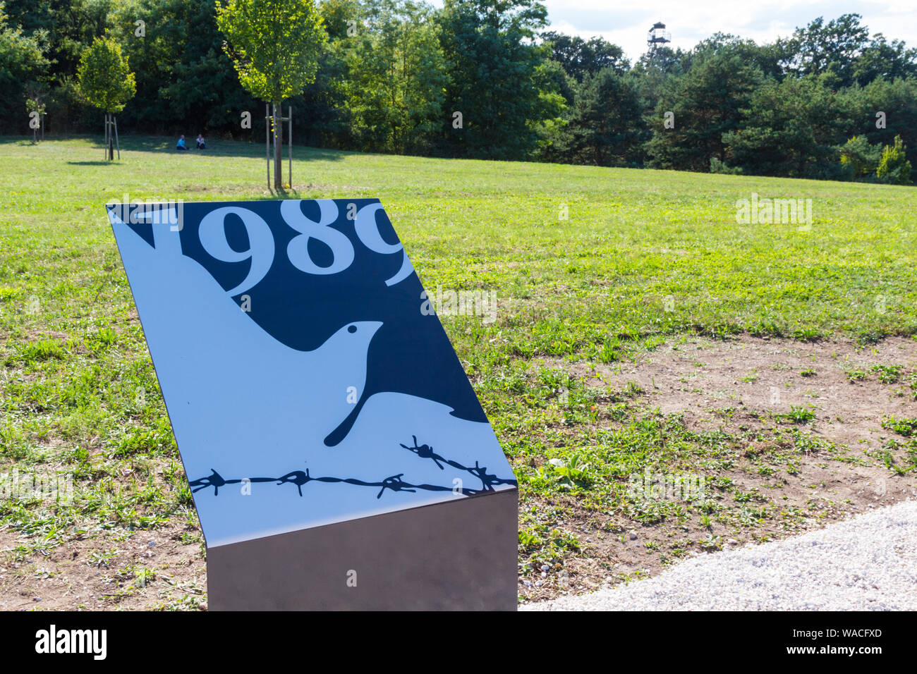 Symbol of the demolision of the Iron Curtain in the Pan-European Picnic ...