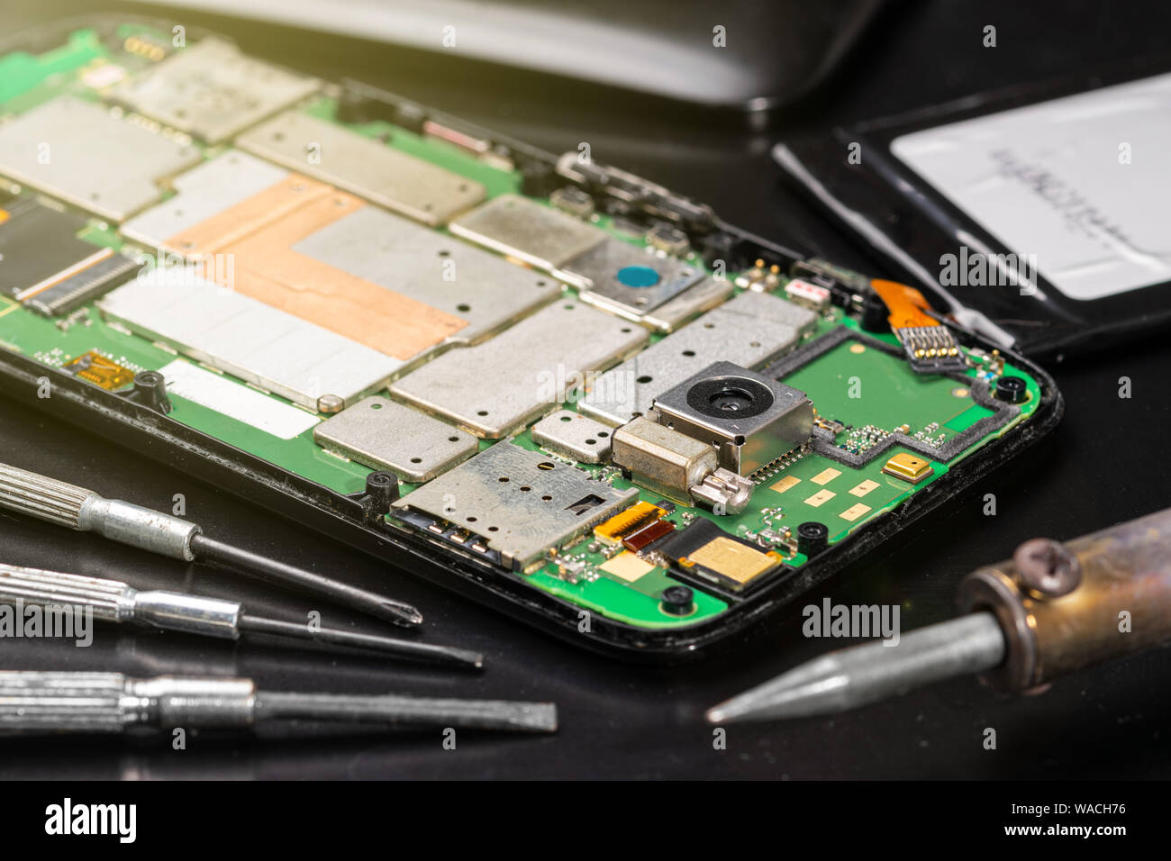 Disassembled mobile phone hi-res stock photography and images - Alamy