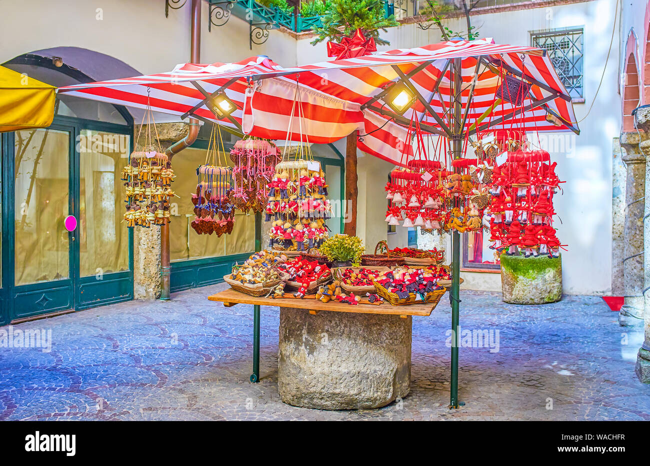 The market stall with handicraft hanging toys, the popular gift from ...