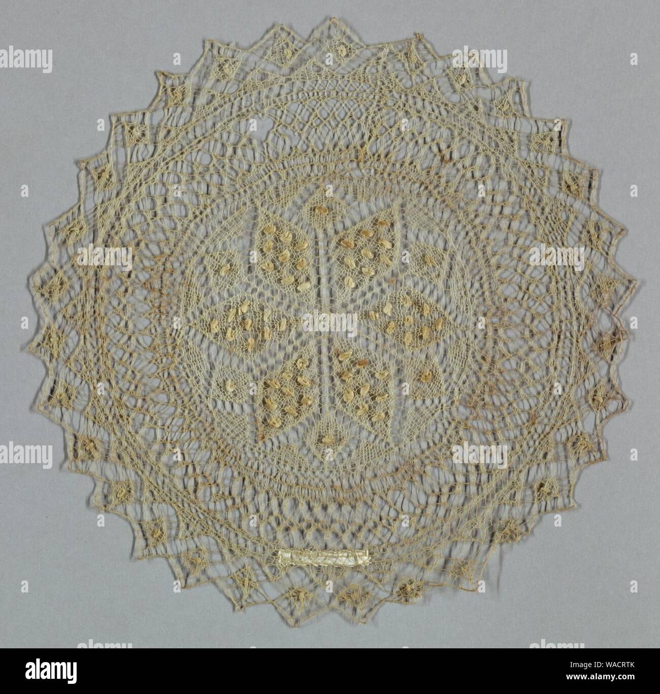 Vintage doilies hi-res stock photography and images - Alamy