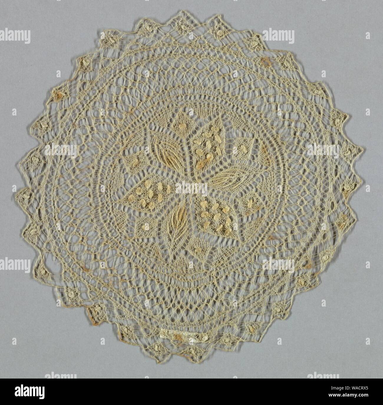 Vintage doilies hi-res stock photography and images - Alamy