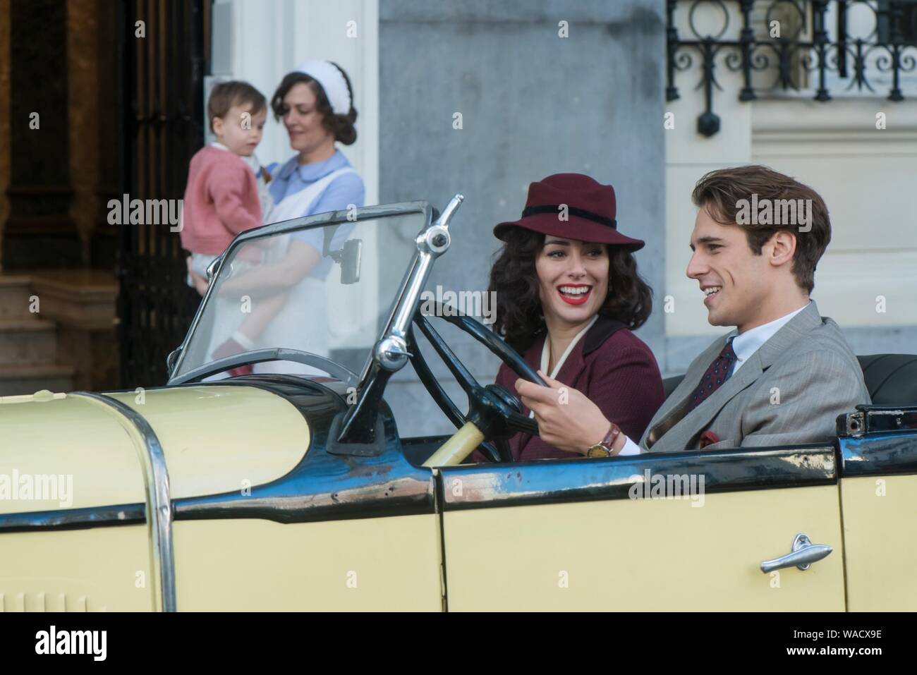 CABLE GIRLS (aka LAS CHICAS DEL CABLE), from left: Blanca Suarez ...