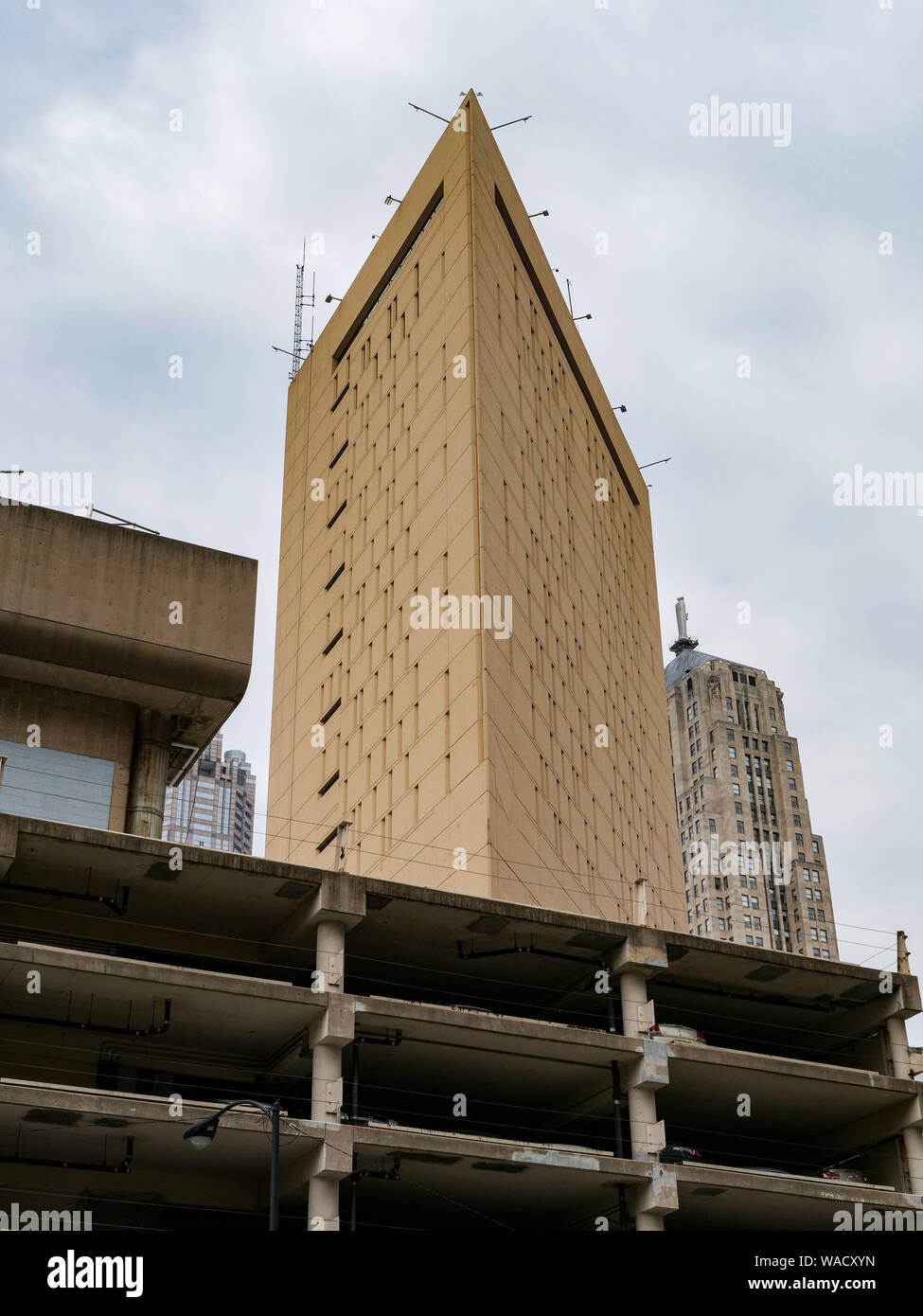 Metropolitan correctional center hi-res stock photography and images ...