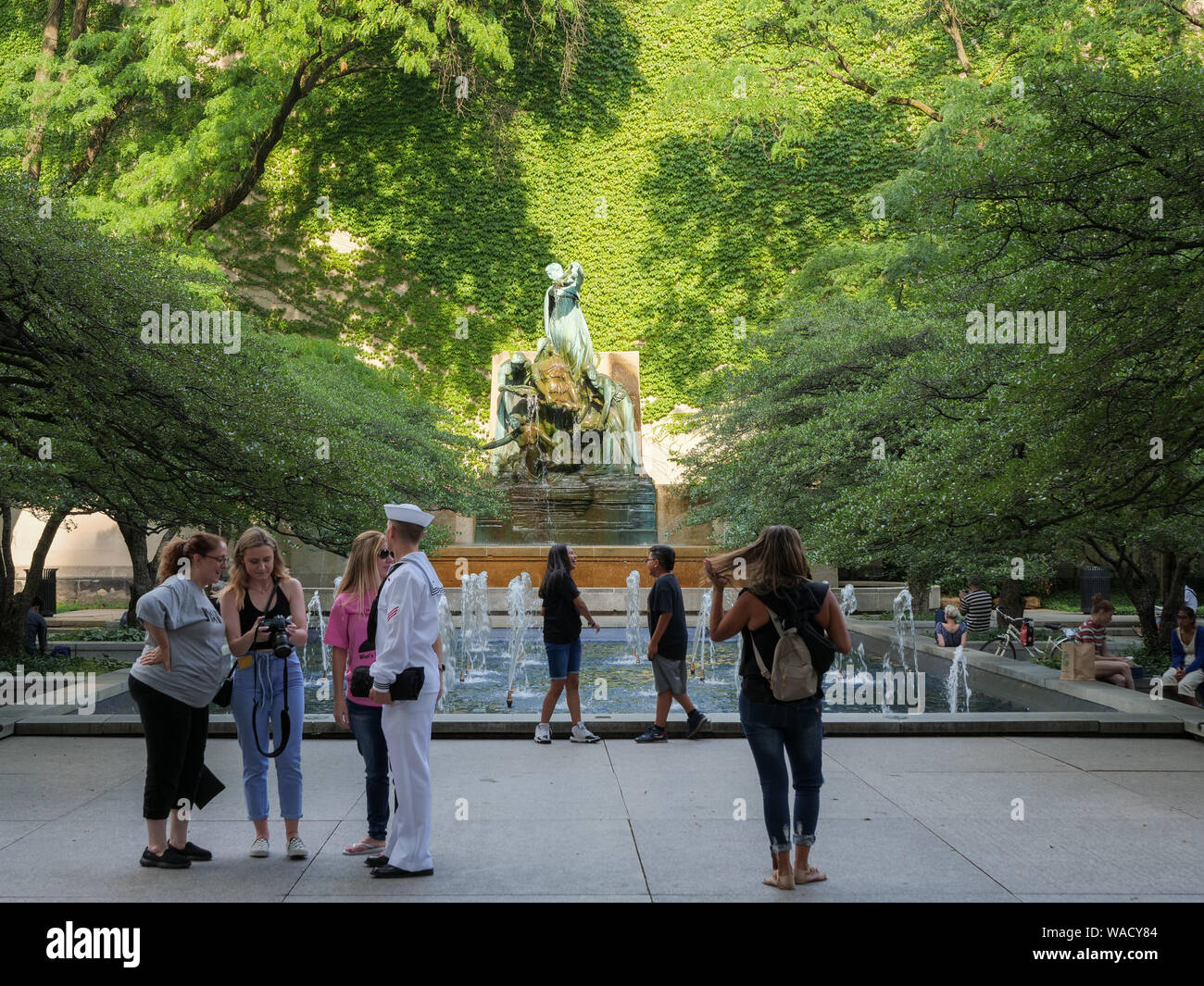 Art Institute of Chicago South Garden and Fountain of the Great Lakes ...