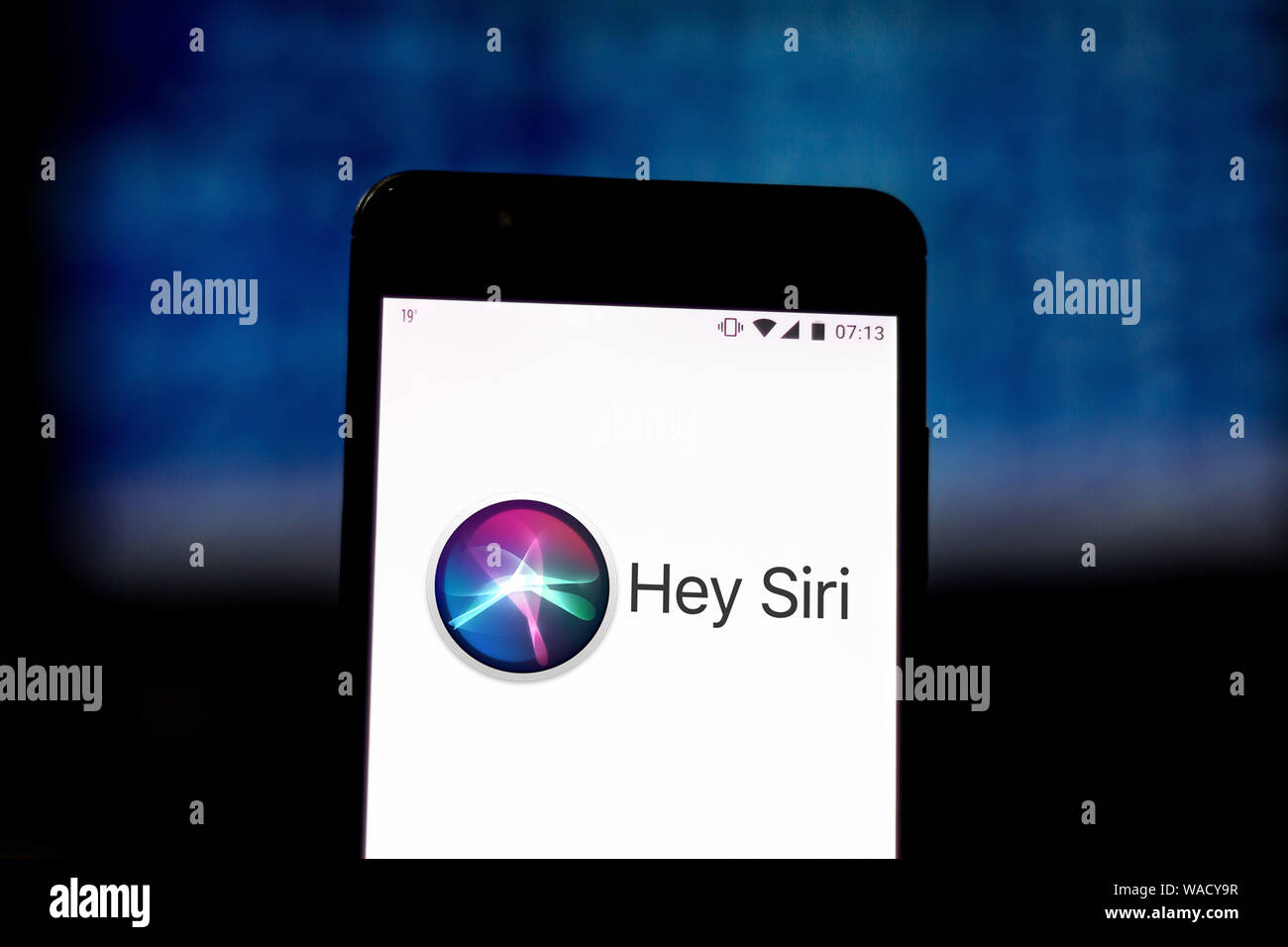 Siri logo hi-res stock photography and images - Alamy