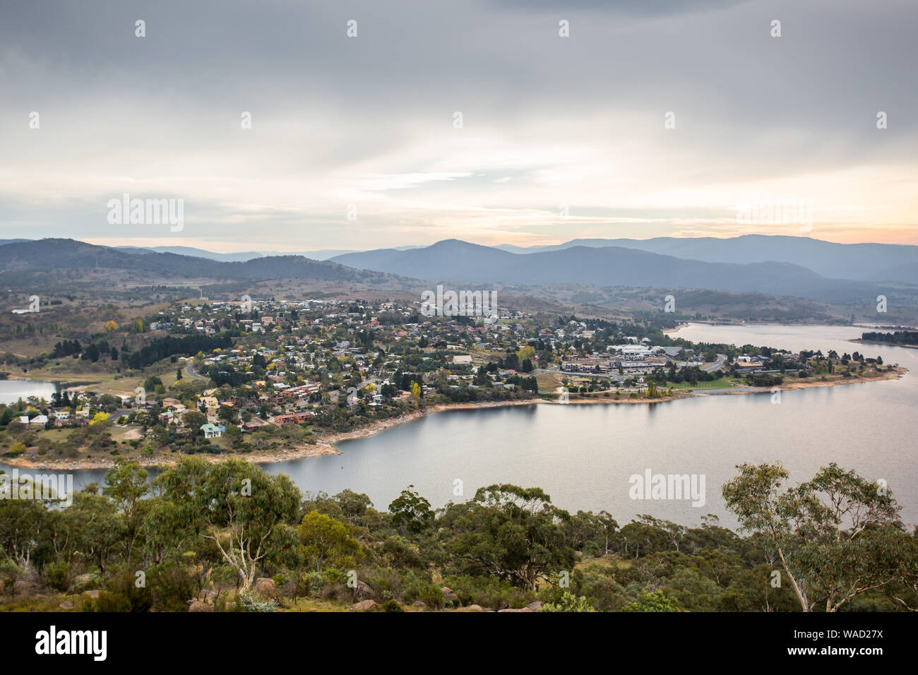 Jindabyne hi-res stock photography and images - Alamy