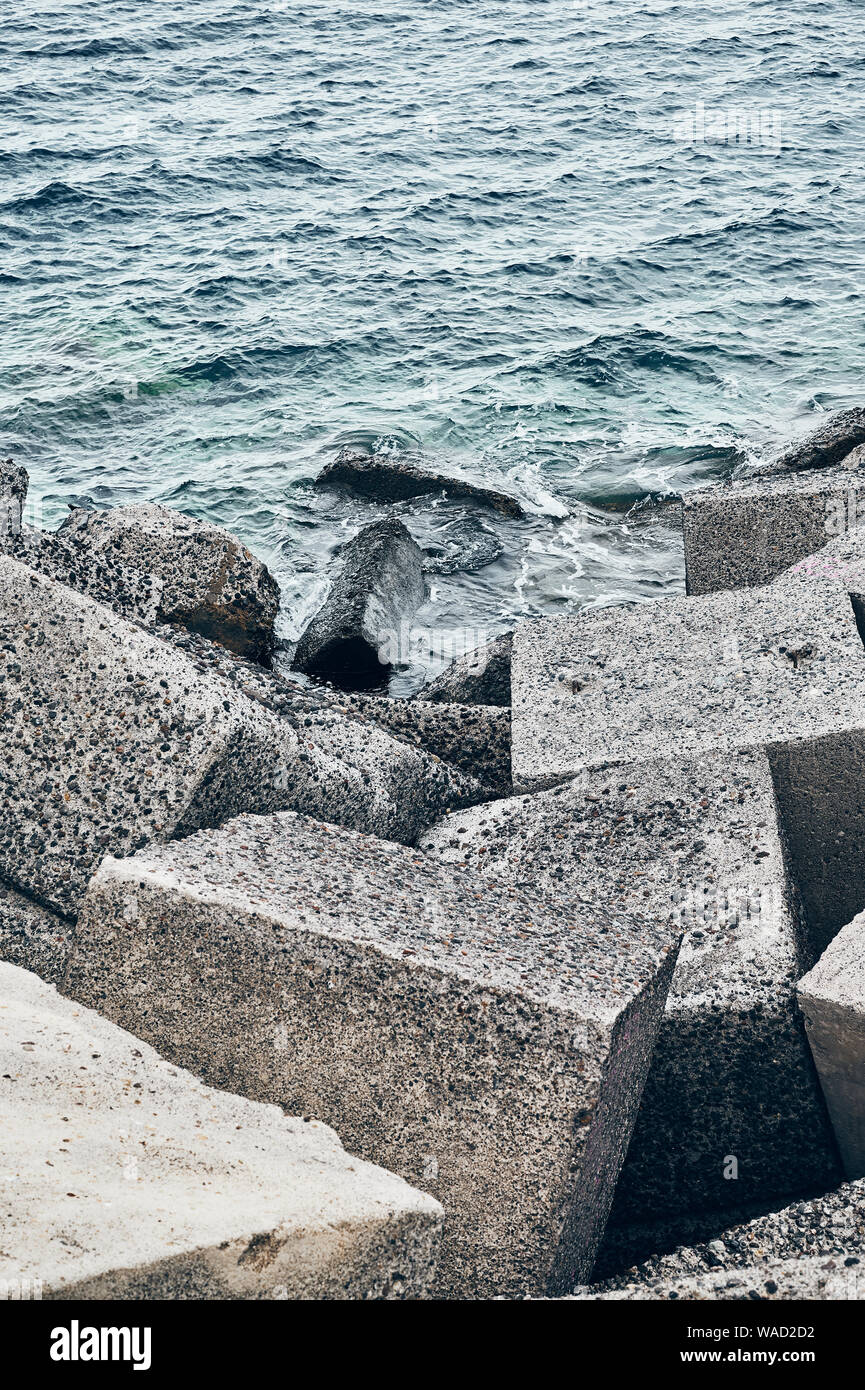 Splash block hi-res stock photography and images - Alamy