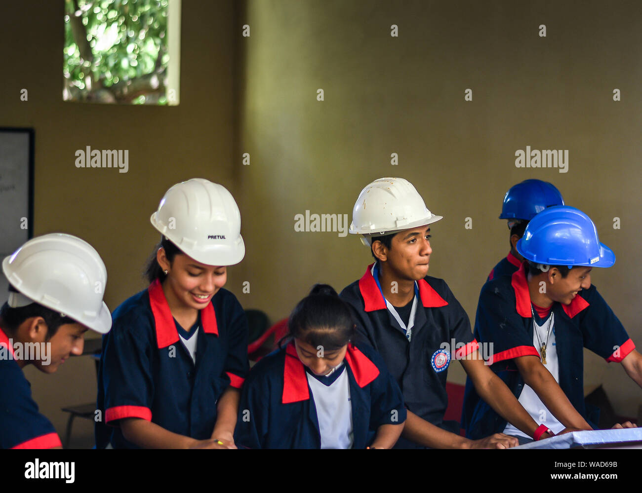 latin students working on project in Guatemalan college Stock Photo - Alamy
