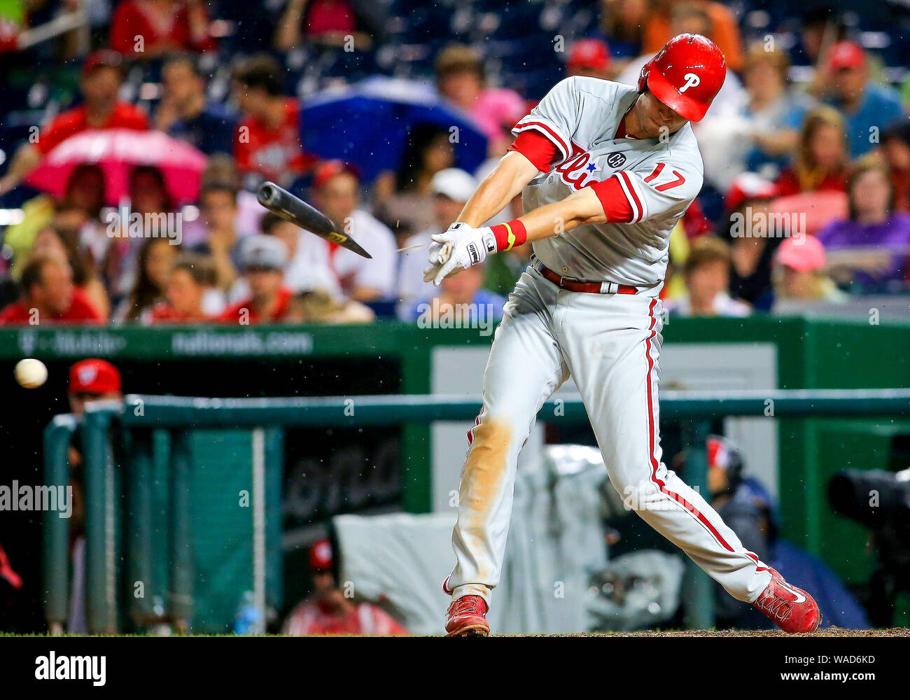 Broken bat baseball hi-res stock photography and images - Alamy