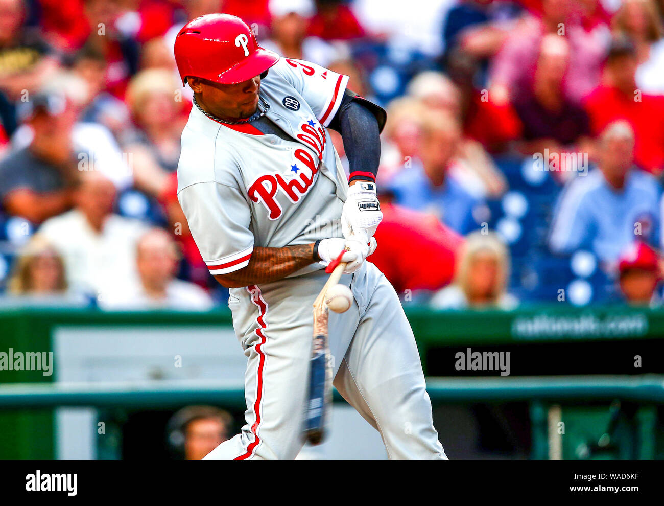 Broken bat baseball hi-res stock photography and images - Alamy