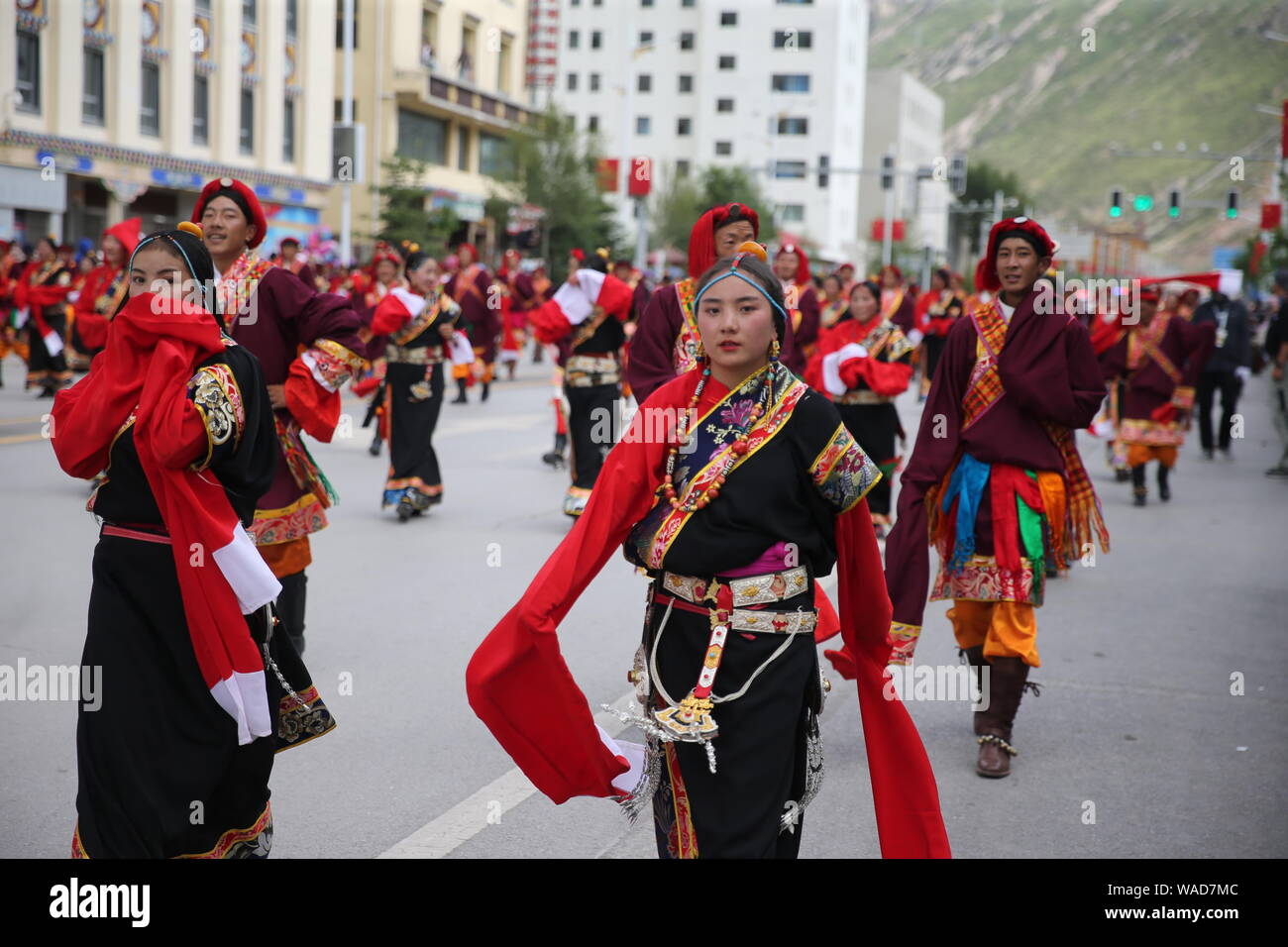 Tibetan clothing hi-res stock photography and images - Alamy