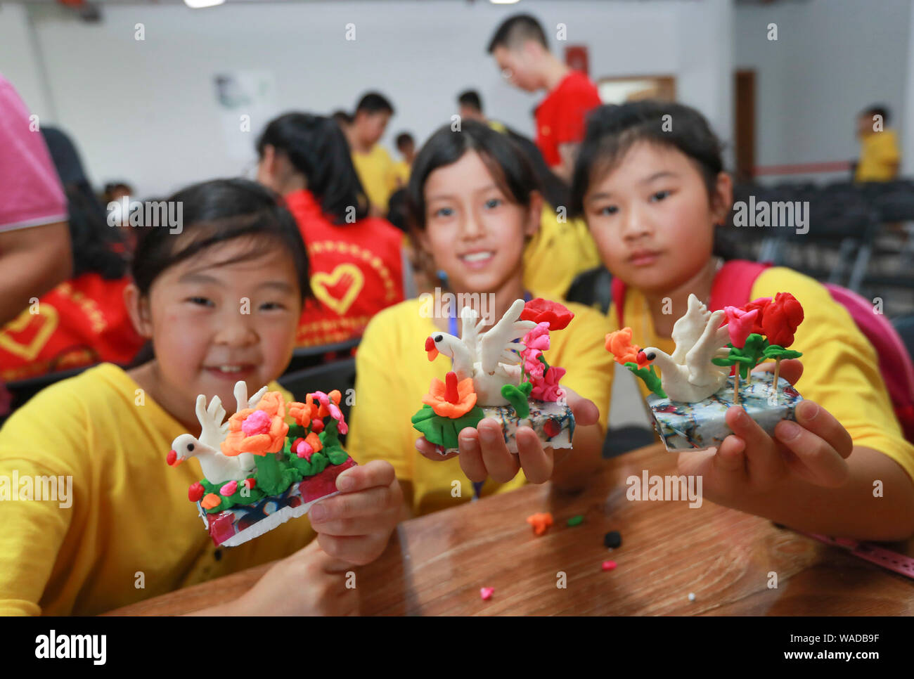Overseas Chinese teenagers of ‘Root-seeking in China Summer Camp ...