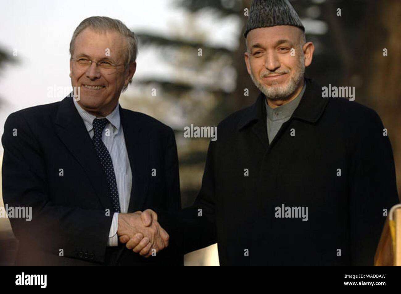 Rumsfeld hands hi-res stock photography and images - Alamy