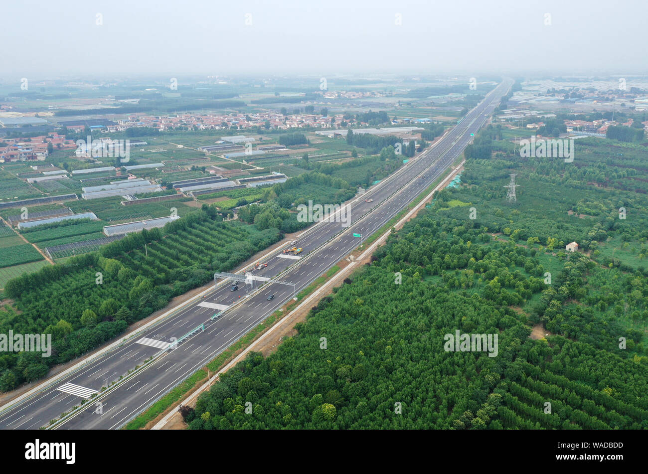 Eight lane expressway hi-res stock photography and images - Alamy