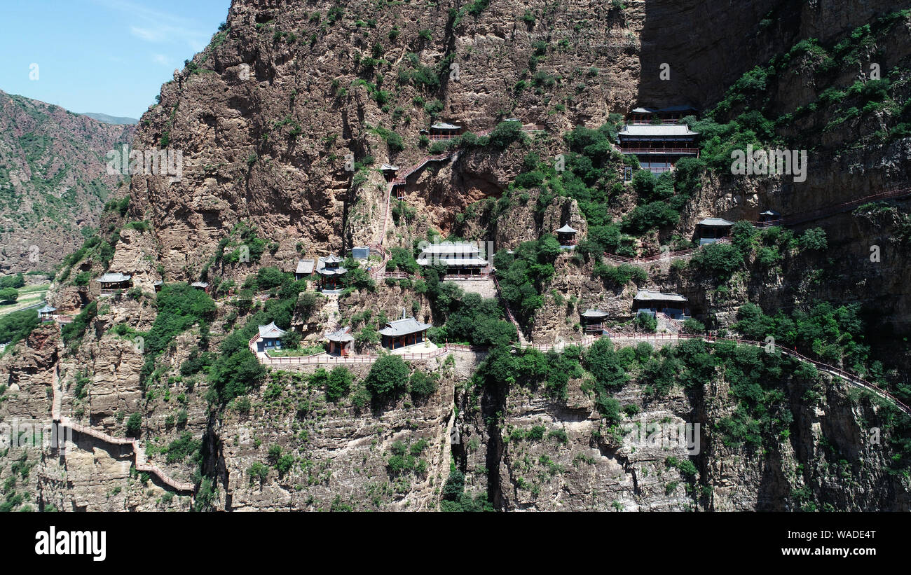 Cliff temples hi-res stock photography and images - Alamy