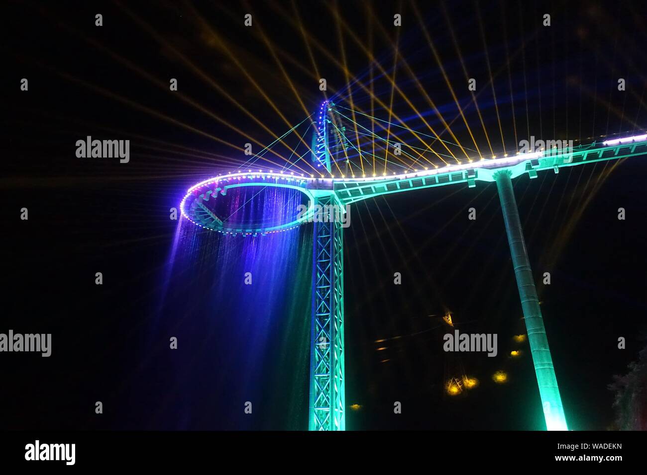 Models display new creations on Guangdong's highest circular glass ...